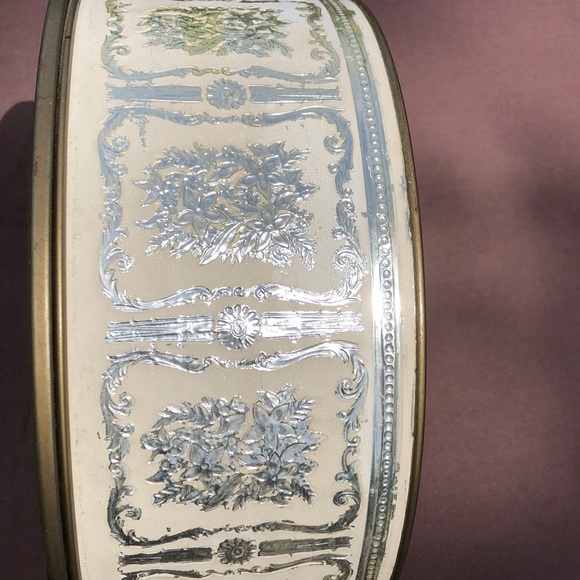 guildcraft | Other | Antique Vintage 95s Guildcraft Tin Made In Ny ...